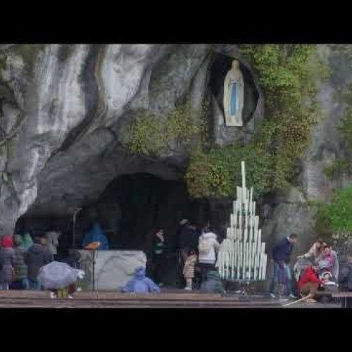 Watch Sanctuaire Notre-Dame de Lourdes live webcam in Lourdes - France |Pictimo